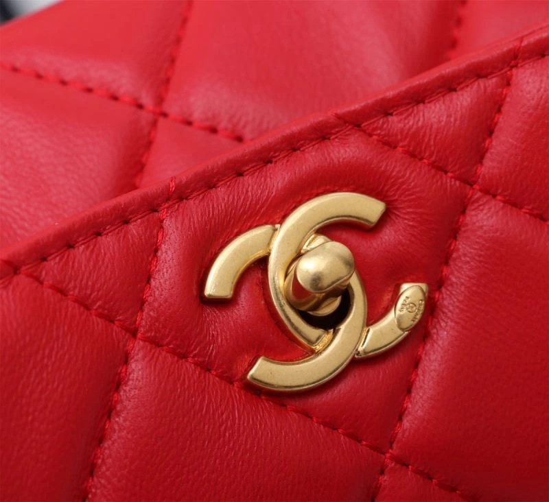 Top match Chanel Hobo Bags