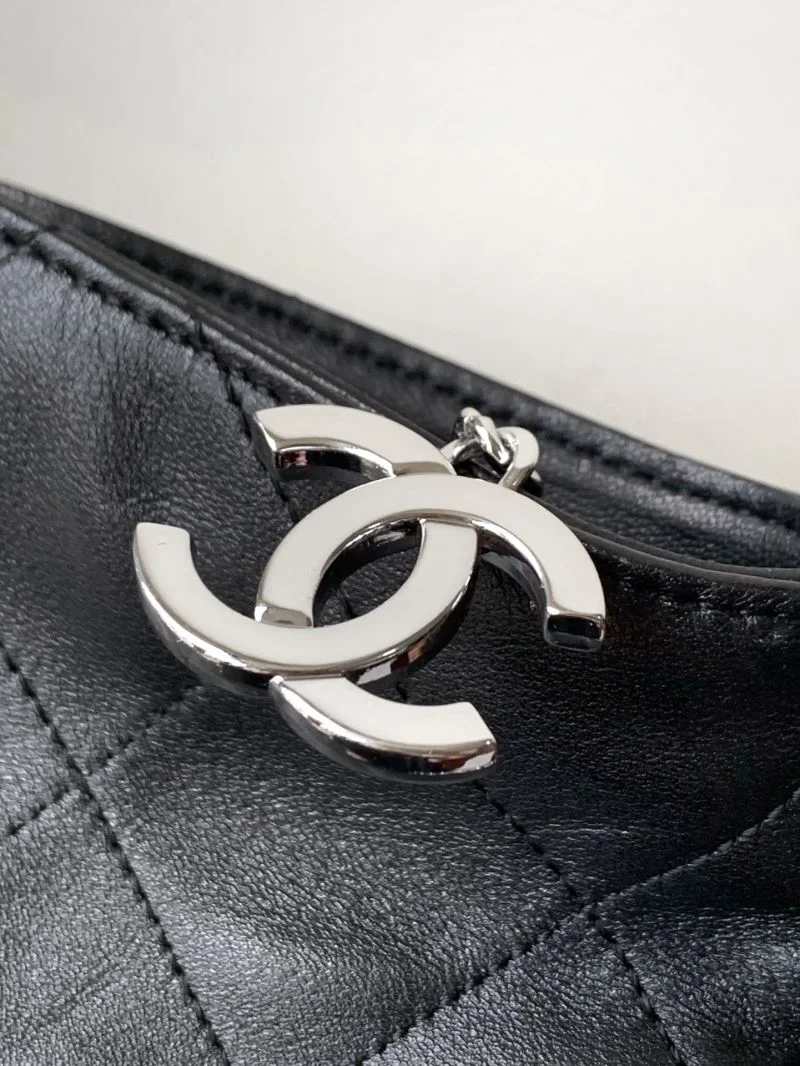 Bargain Chanel Hobo Bags