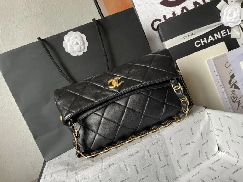 Top match Chanel Hobo Bags
