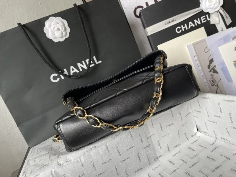 Top match Chanel Hobo Bags