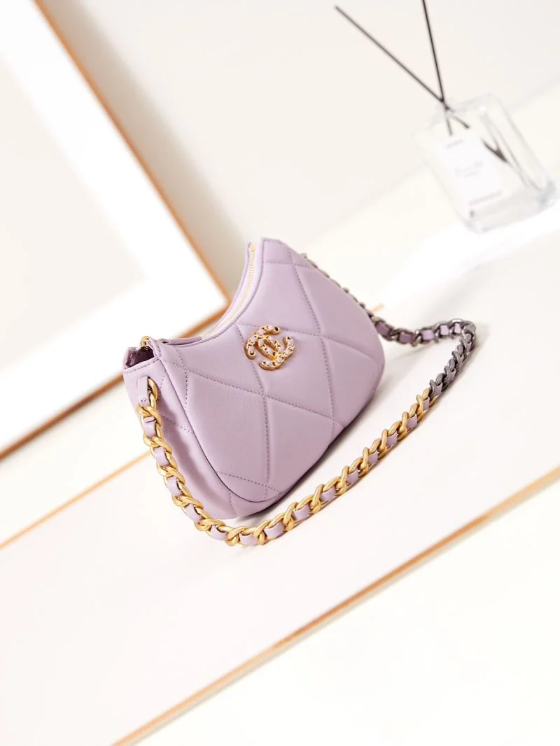 Low-cost Chanel Hobo Bags