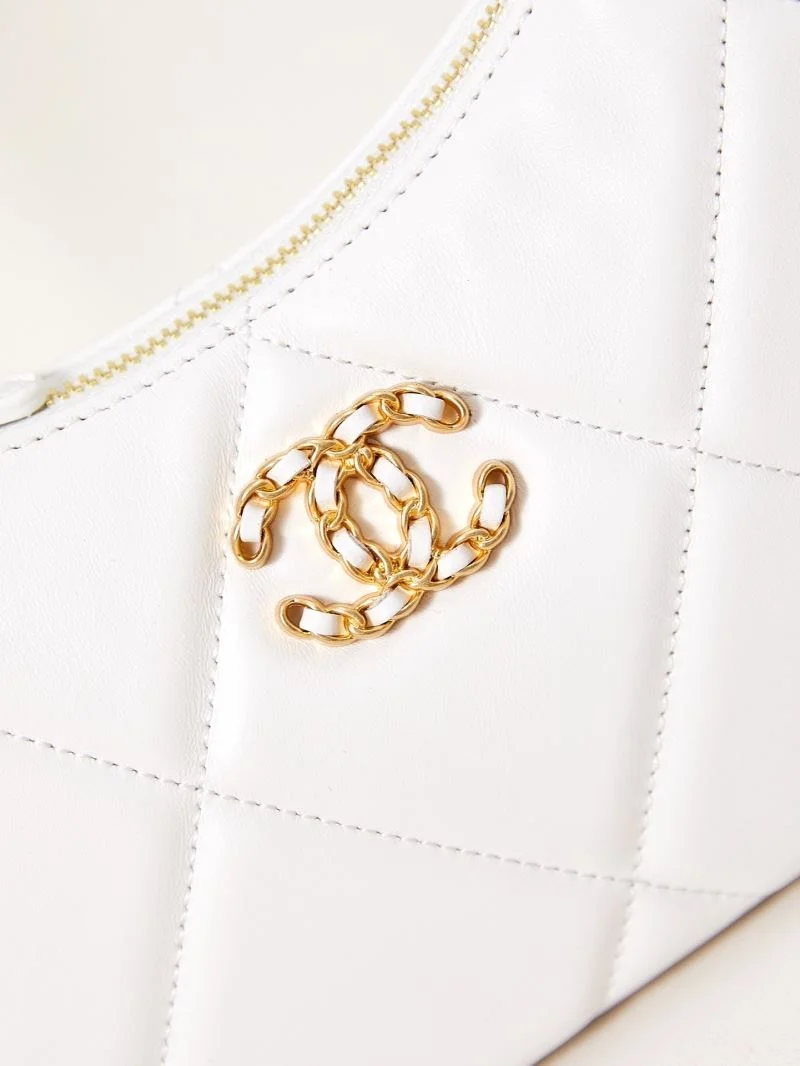 Top match Chanel Hobo Bags