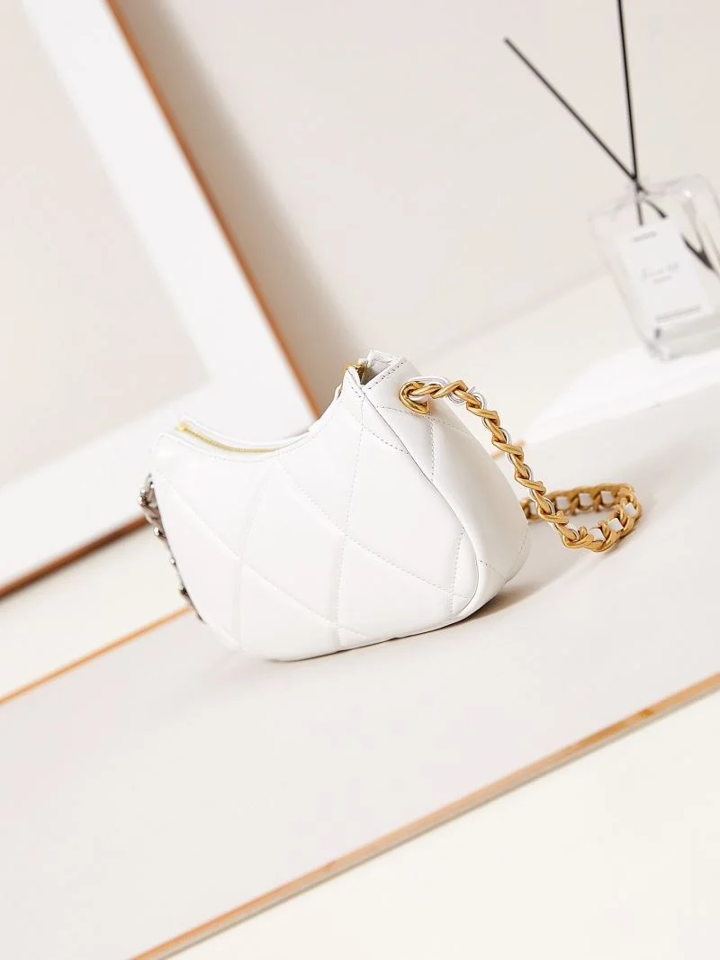 Top match Chanel Hobo Bags