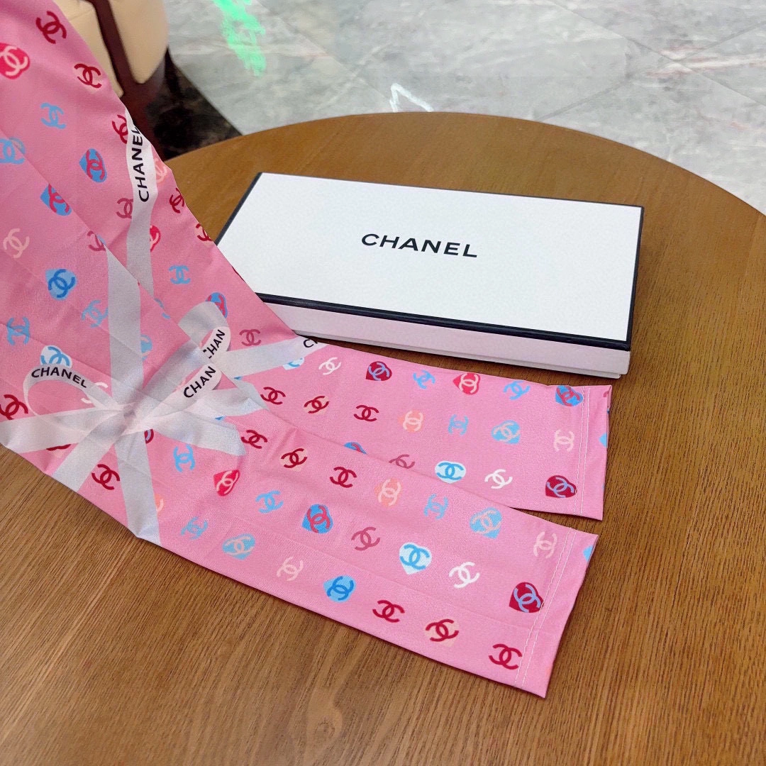 Top match Chanel Ice Silk Sleeves
