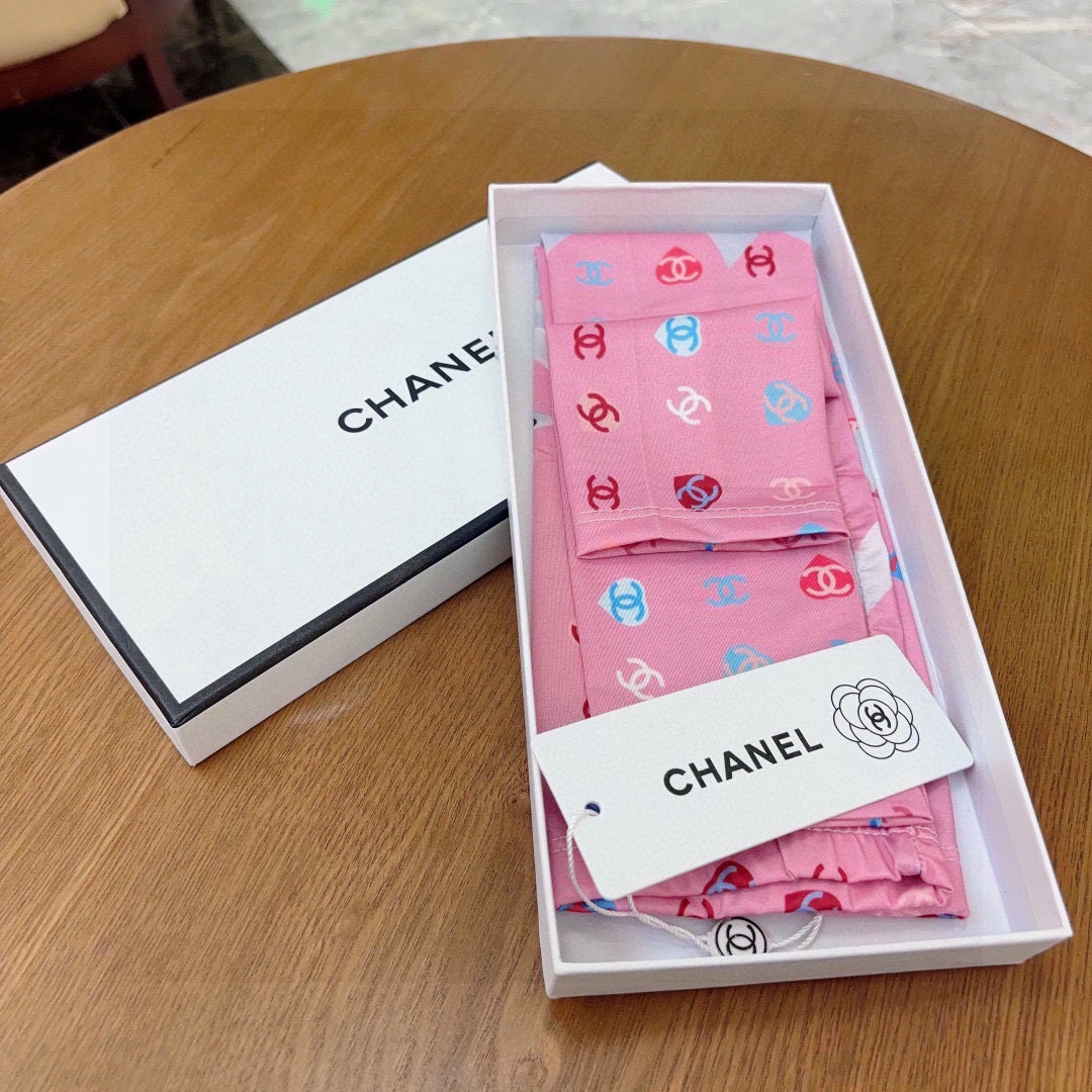 Top match Chanel Ice Silk Sleeves