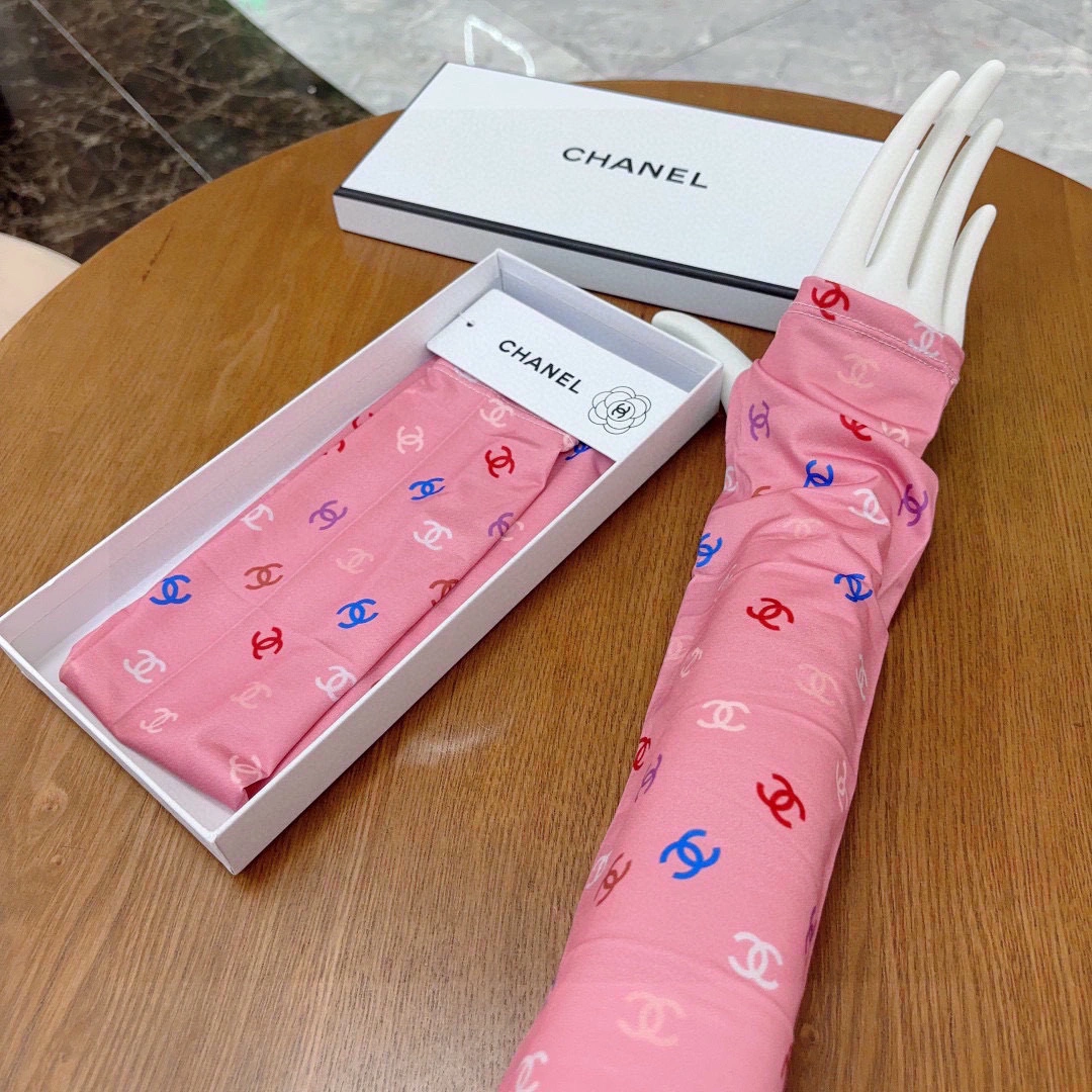Brand-authenticated Chanel Ice Silk Sleeves