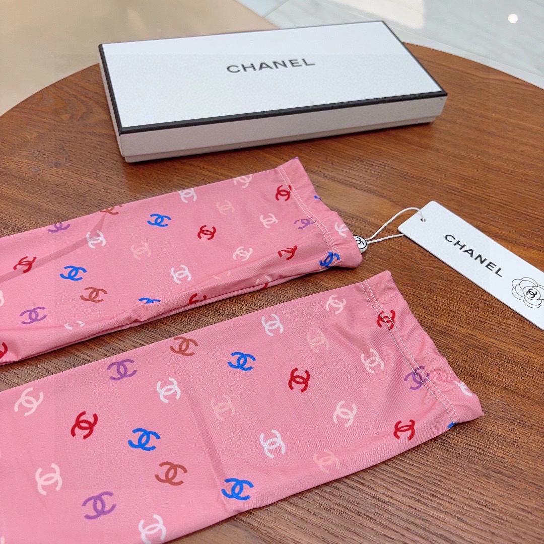 Brand-authenticated Chanel Ice Silk Sleeves