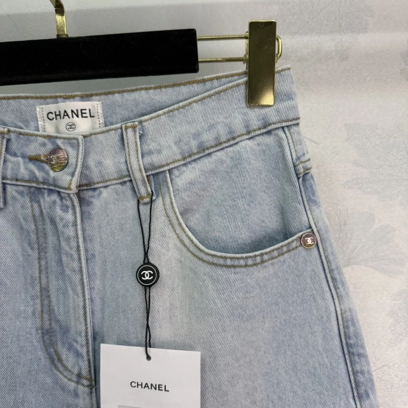 Low-cost Chanel Jeans