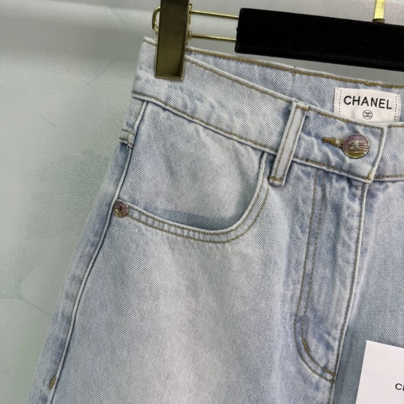 Low-cost Chanel Jeans