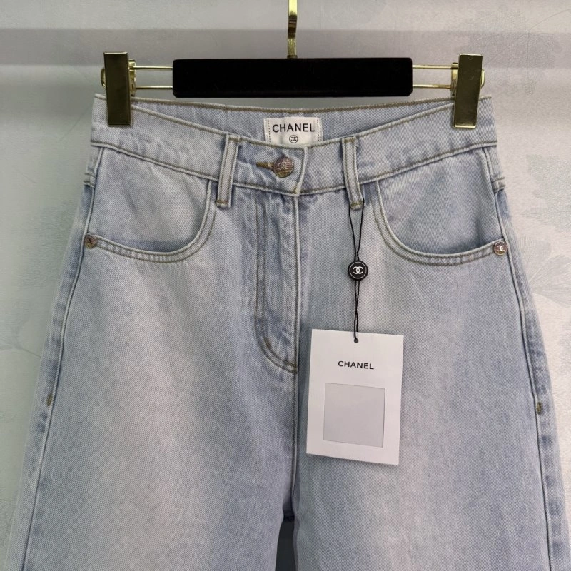 Low-cost Chanel Jeans