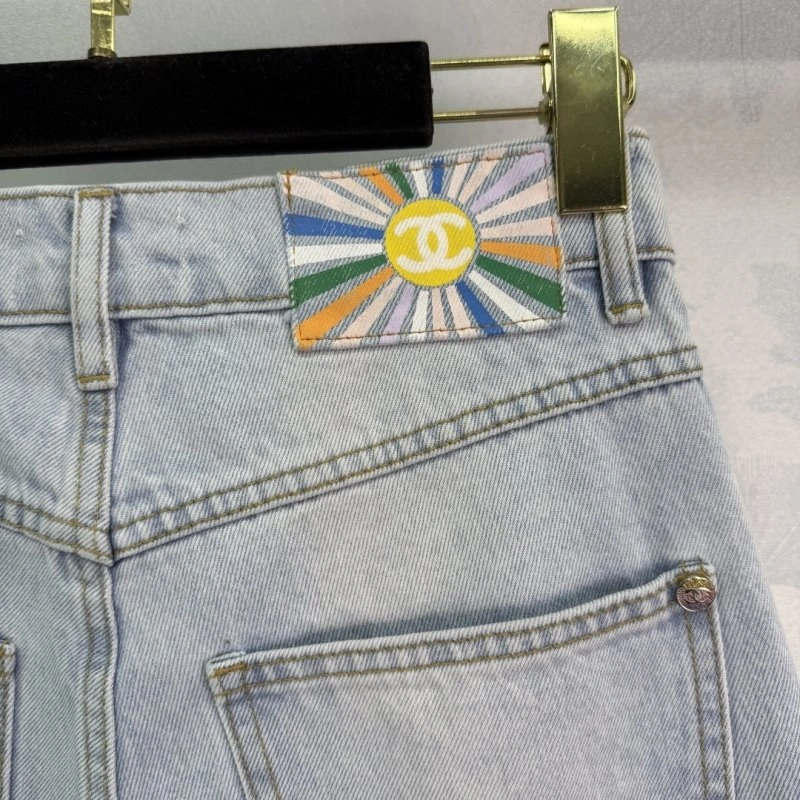 Low-cost Chanel Jeans