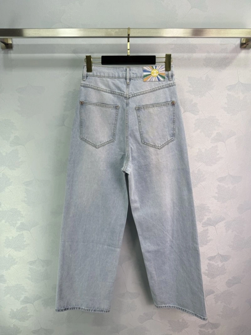 Low-cost Chanel Jeans
