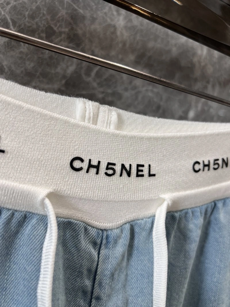 Brand-original Chanel Jeans