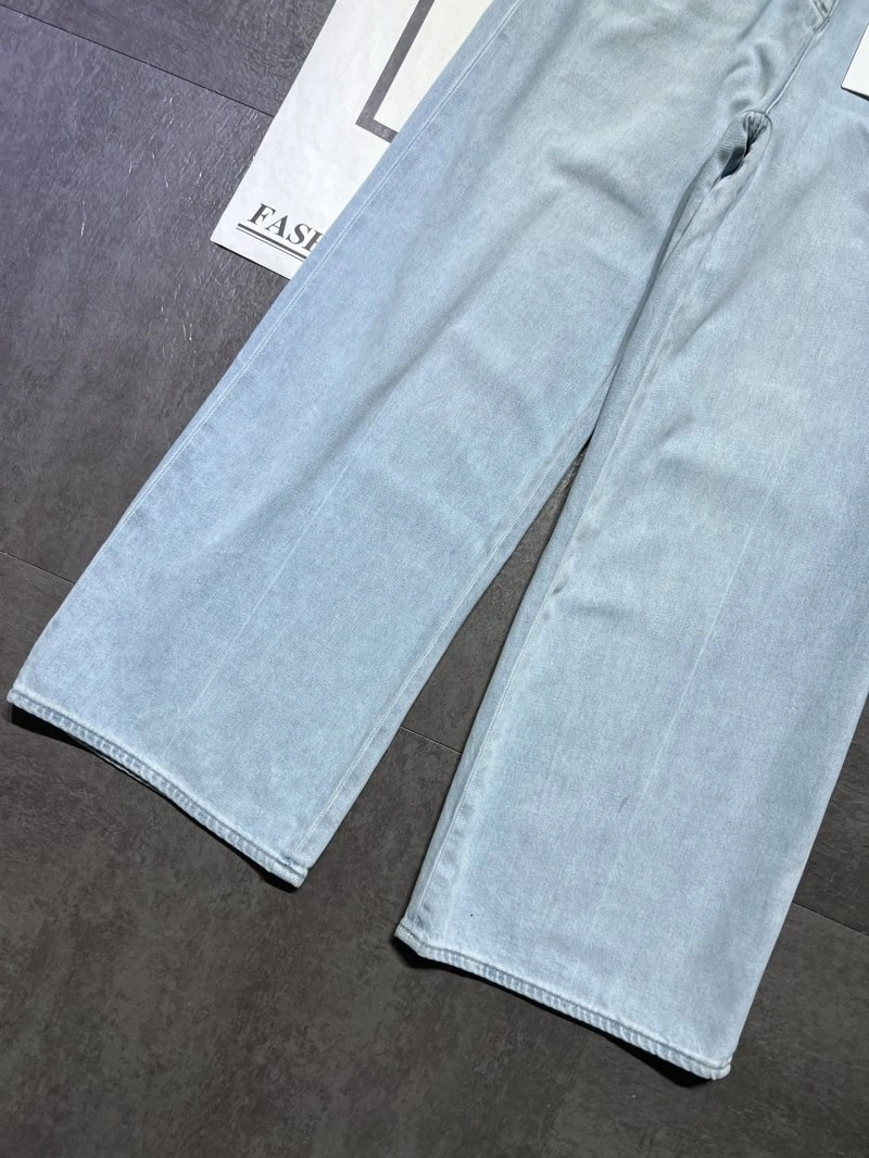 Accurate model Chanel Jeans