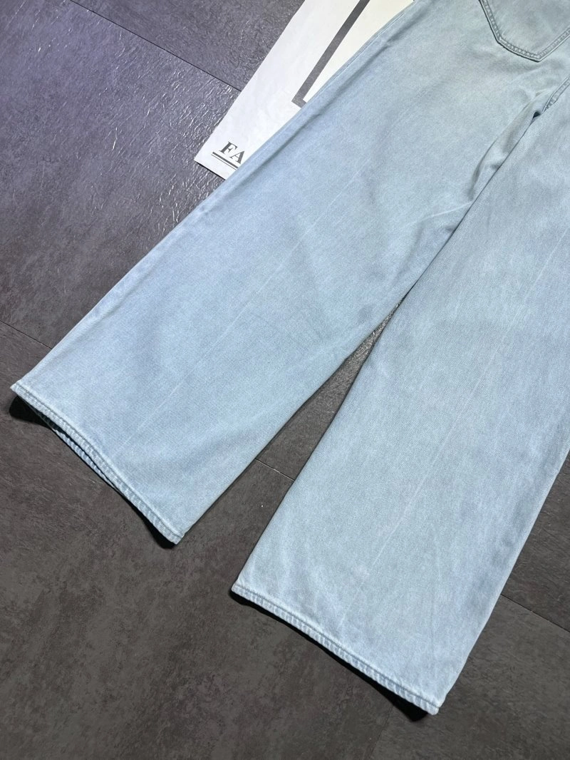 Accurate model Chanel Jeans