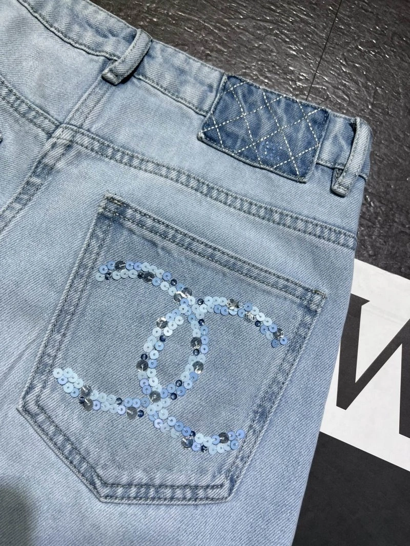 Accurate model Chanel Jeans