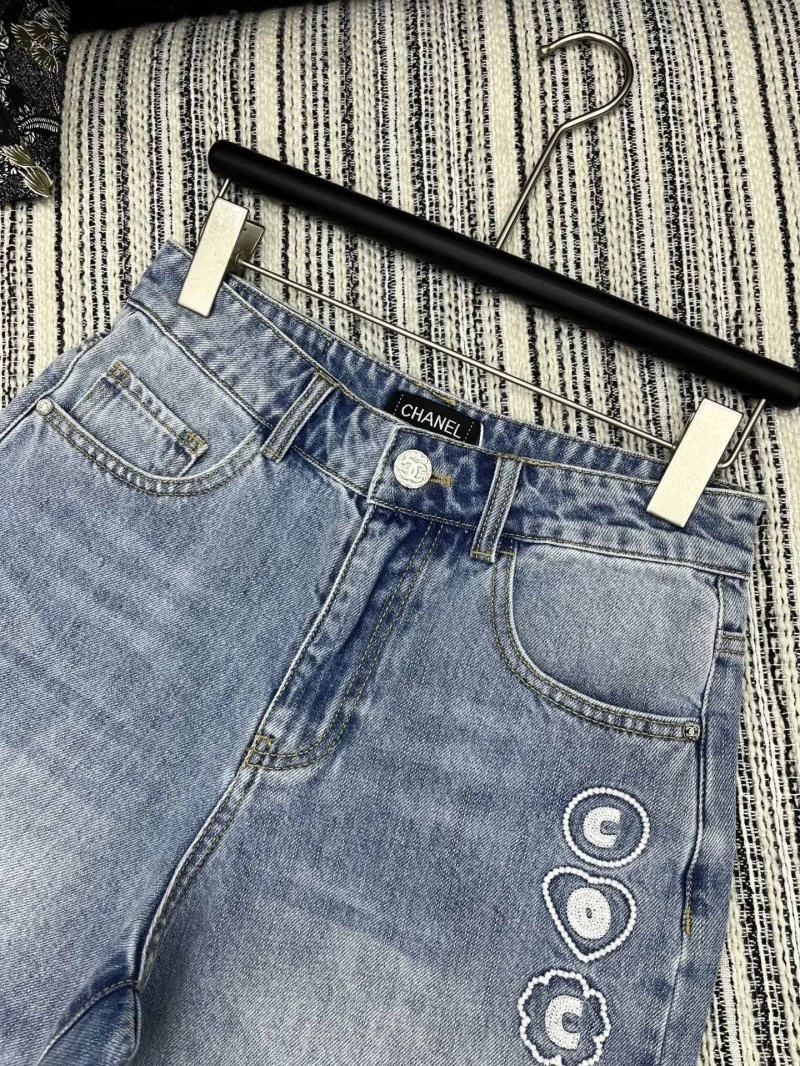 Accurate model Chanel Jeans