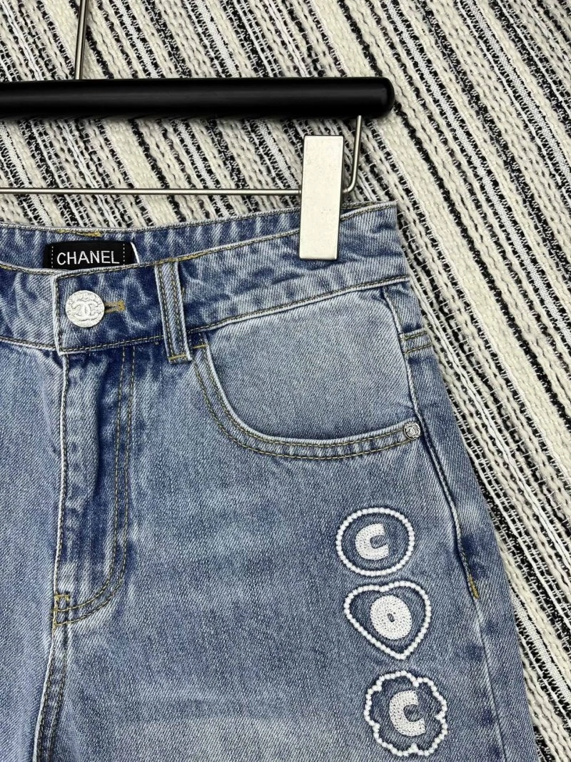 Accurate model Chanel Jeans