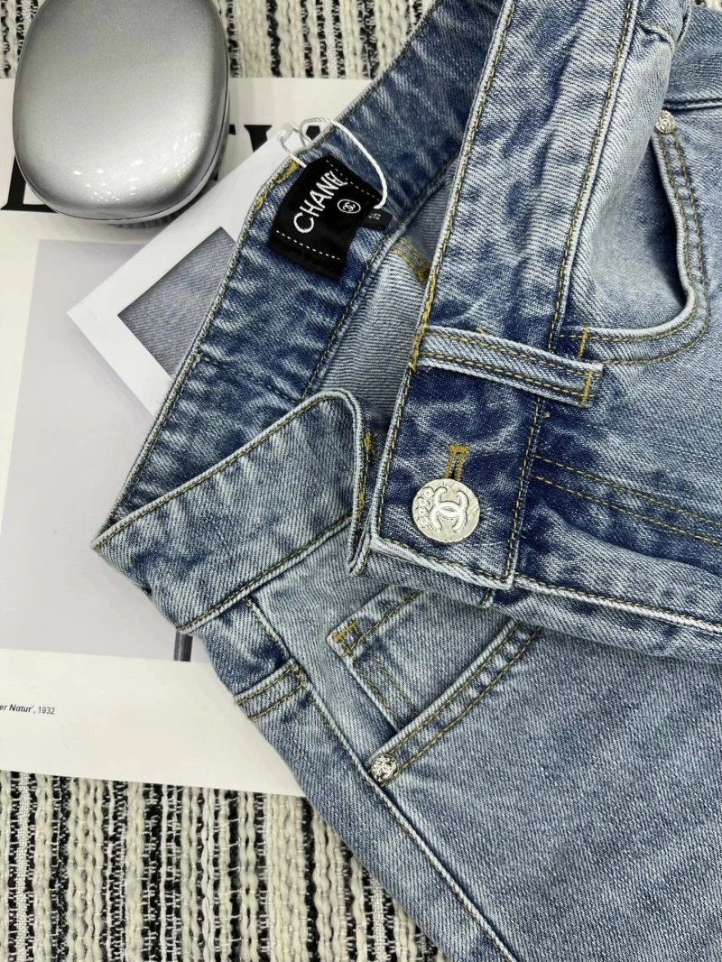 Accurate model Chanel Jeans