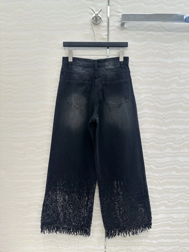 Low-cost Chanel Jeans