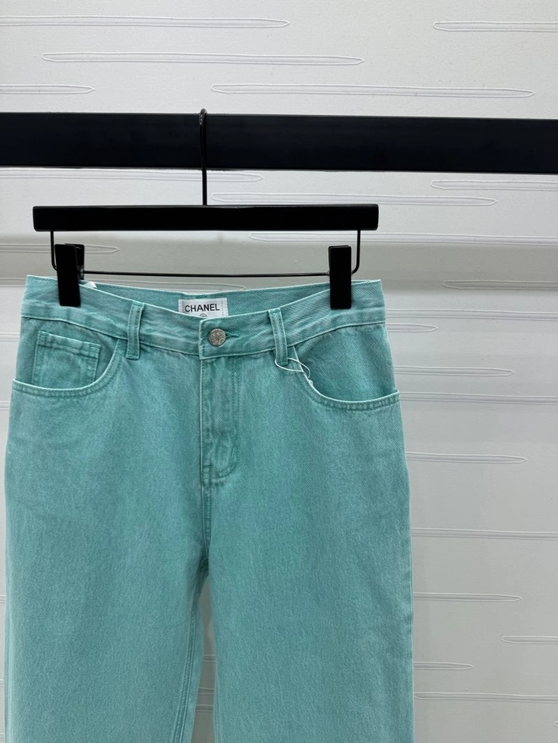 Accurate model Chanel Jeans