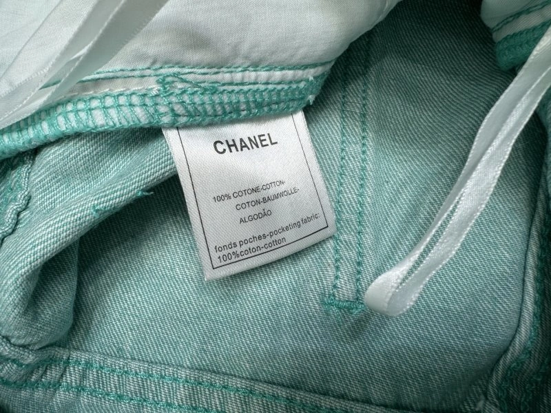 Accurate model Chanel Jeans