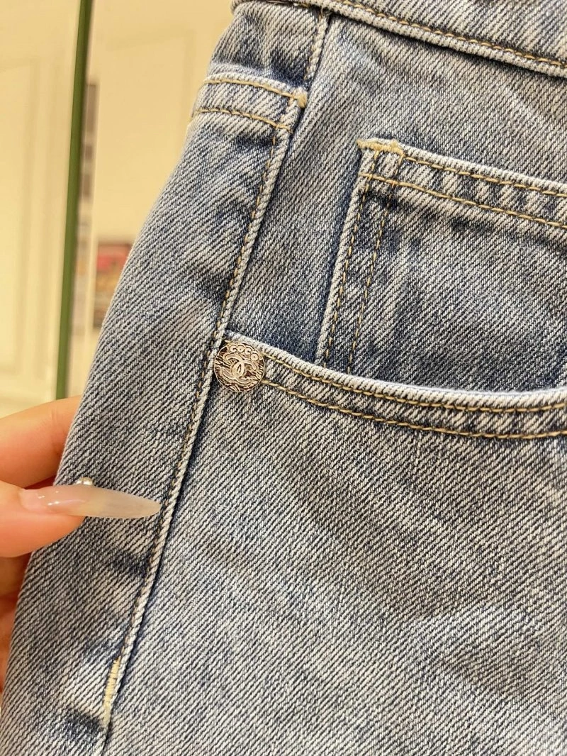 Accurate model Chanel Jeans