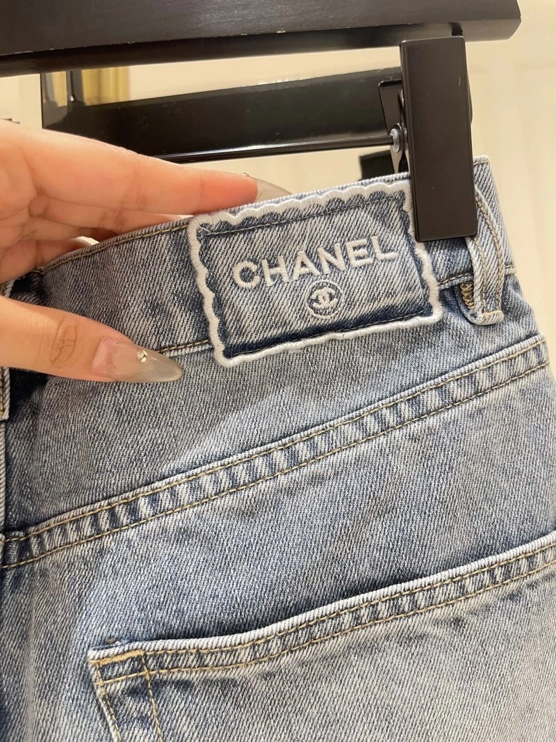 Accurate model Chanel Jeans