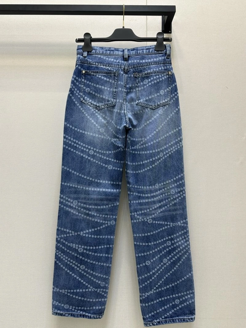 Low-cost Chanel Jeans