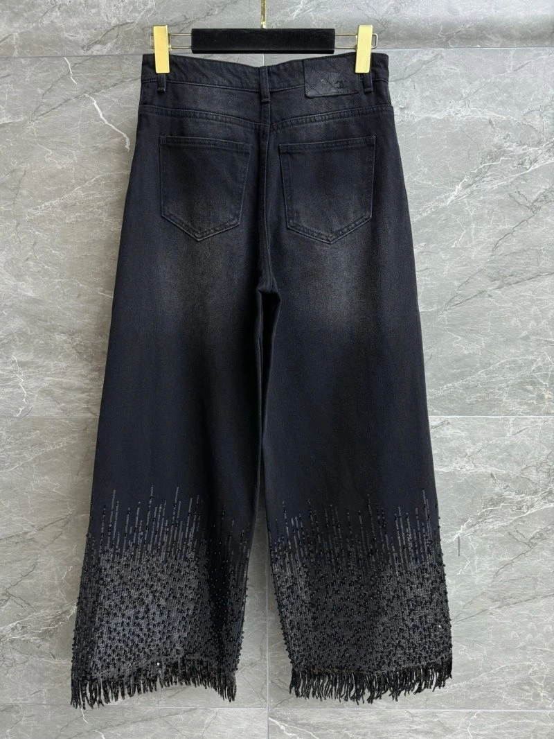 Low-cost Chanel Jeans