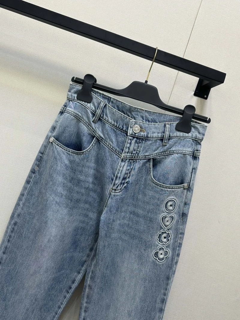 Accurate model Chanel Jeans