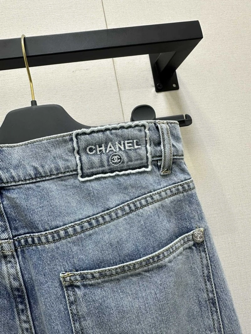 Accurate model Chanel Jeans