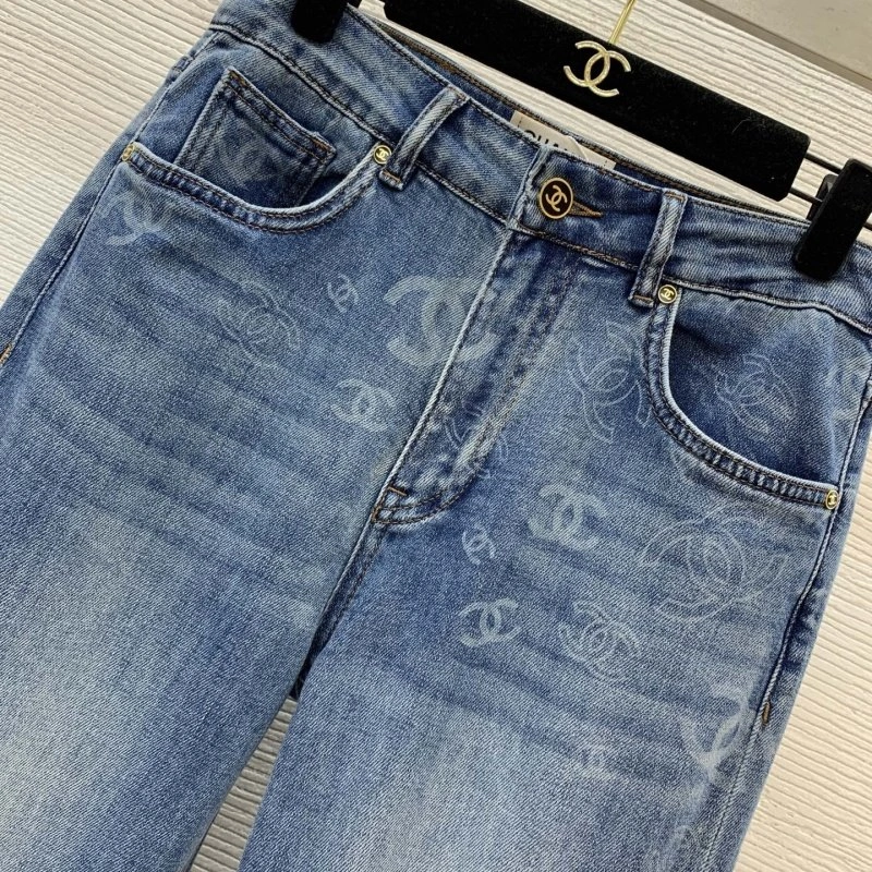 Low-cost Chanel Jeans