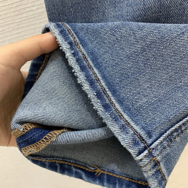 Low-cost Chanel Jeans