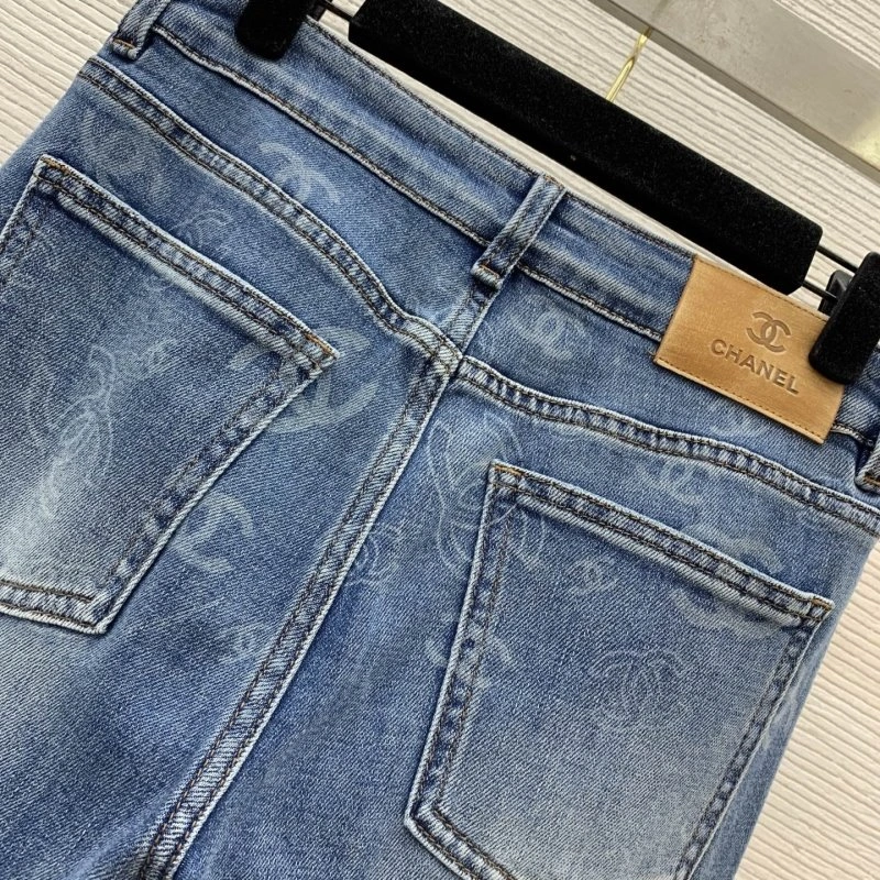 Low-cost Chanel Jeans