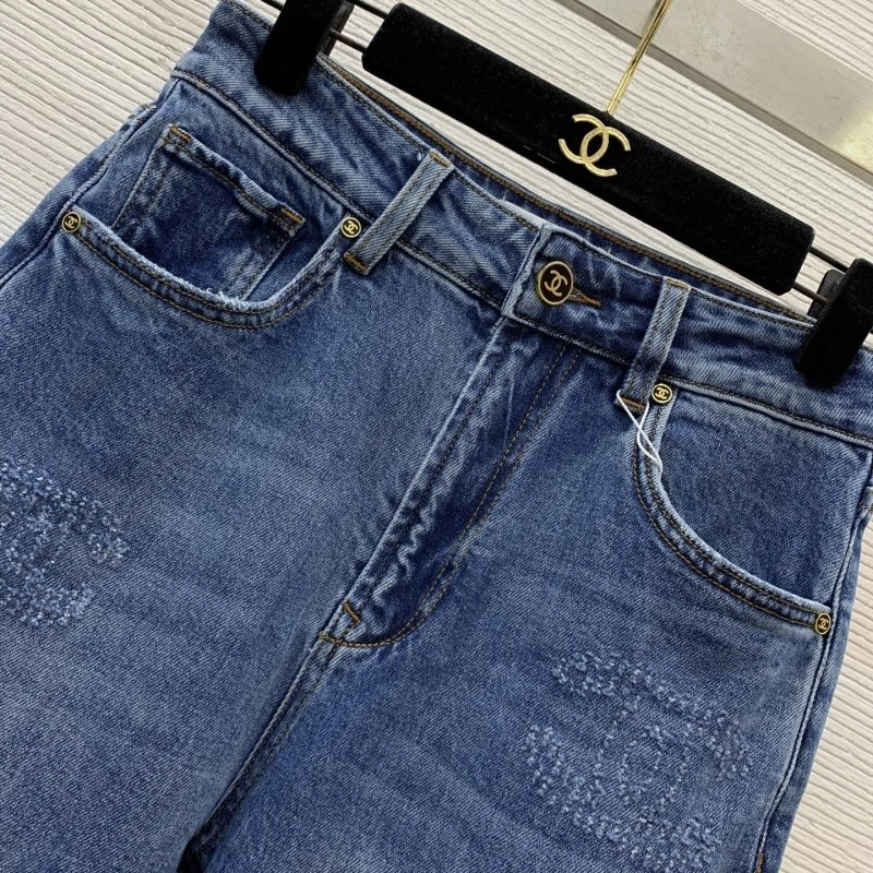 Top match Chanel Jeans