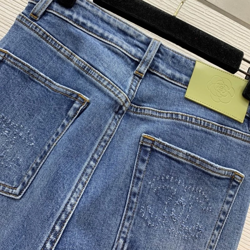 Top match Chanel Jeans