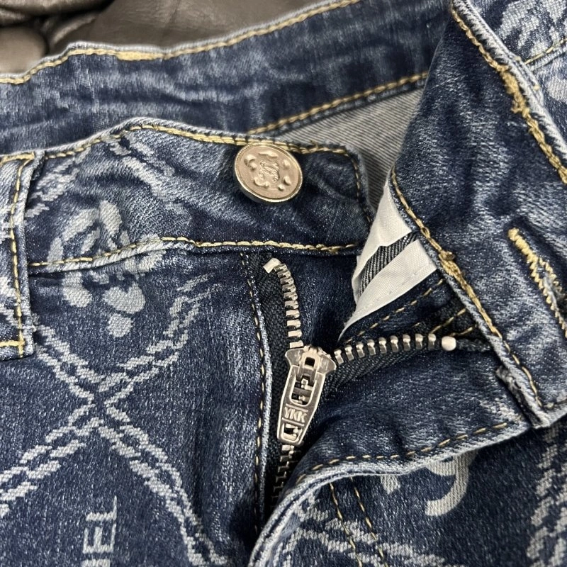 Accurate model Chanel Jeans