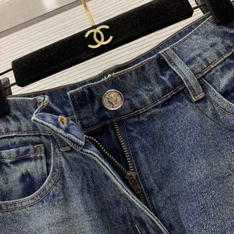 Accurate model Chanel Jeans