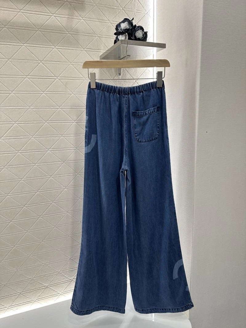 Top match Chanel Jeans