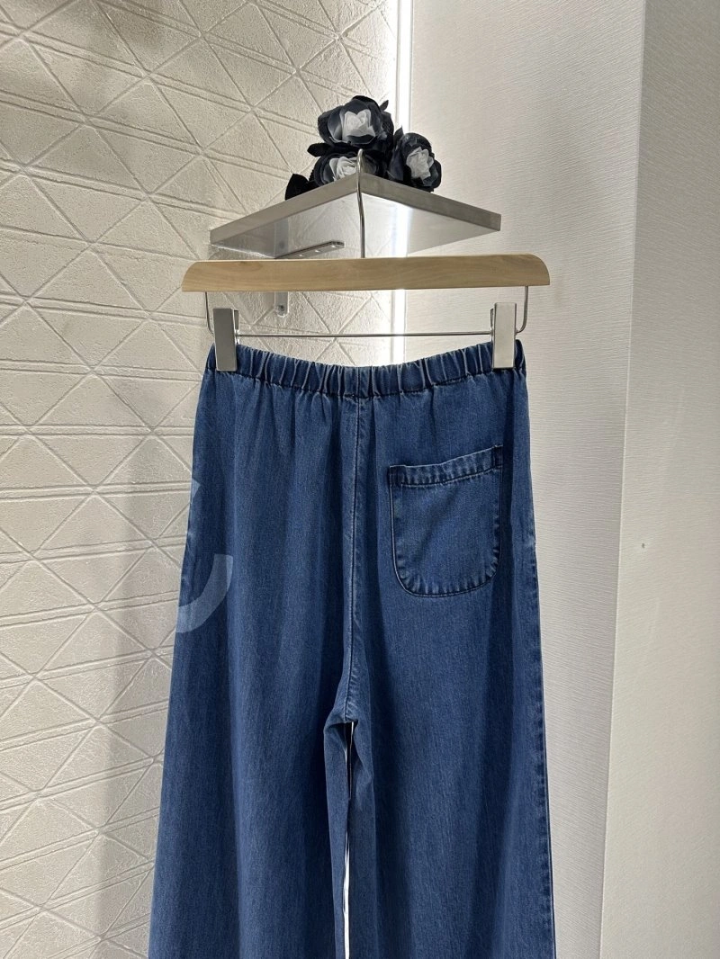 Top match Chanel Jeans