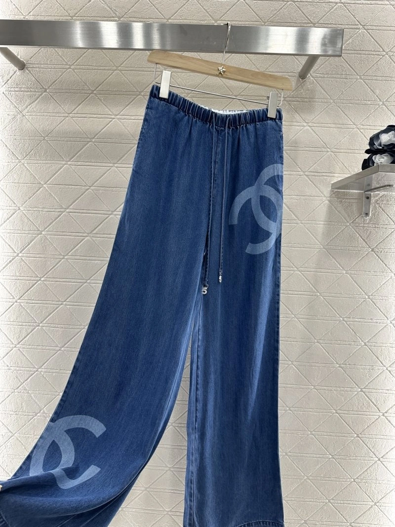 Top match Chanel Jeans