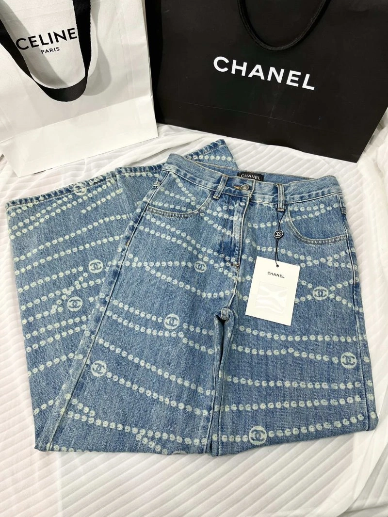 Accurate model Chanel Jeans