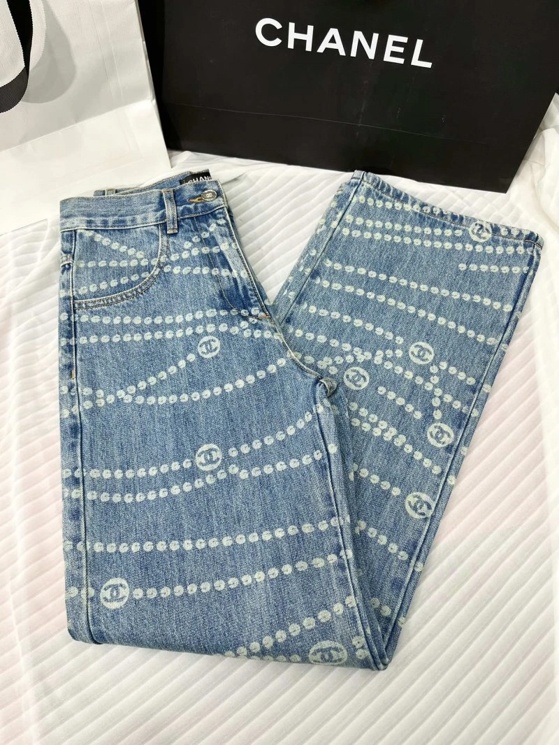 Accurate model Chanel Jeans
