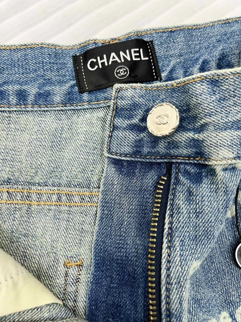 Accurate model Chanel Jeans