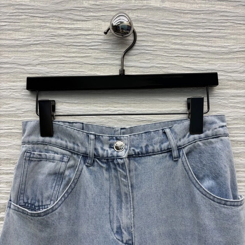 Accurate model Chanel Jeans