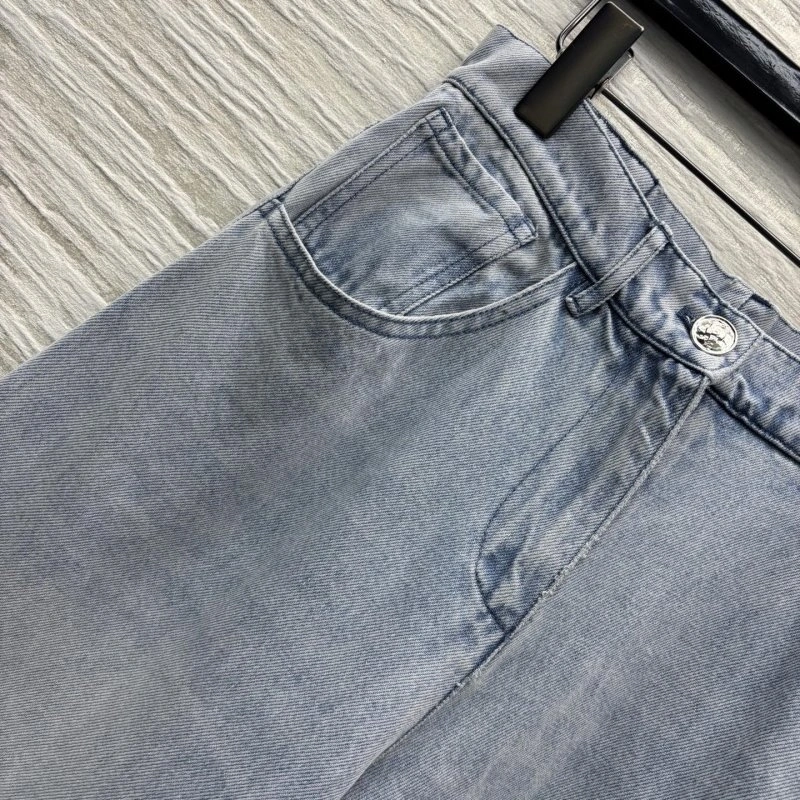 Accurate model Chanel Jeans