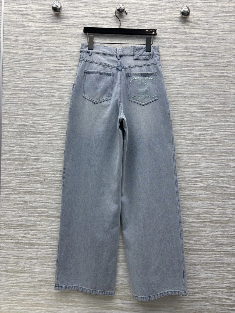 Accurate model Chanel Jeans