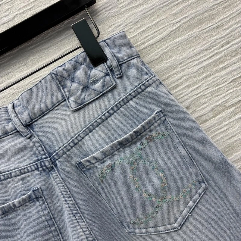 Accurate model Chanel Jeans