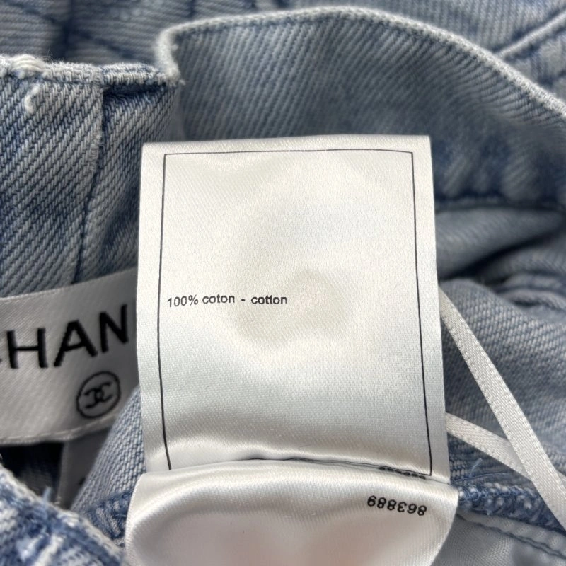 Accurate model Chanel Jeans